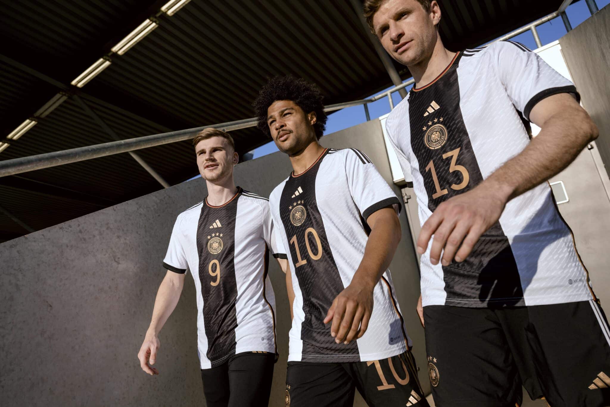 Neue DFB Trikots zur Fußball WM 2022 ** In welchen Deutschland WM ...