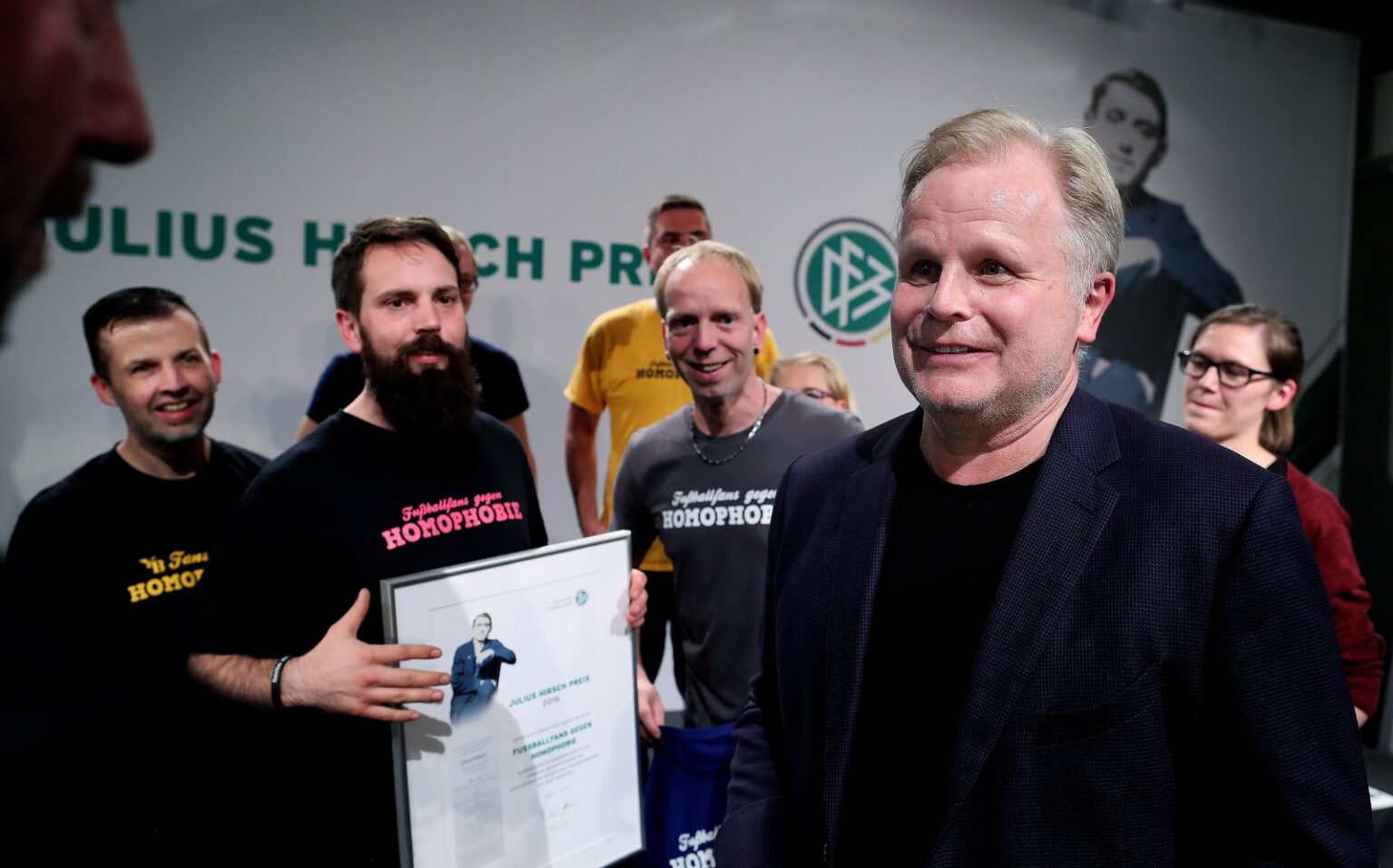 Herbert Grönemeyer ist 70! "Zeit, dass sich was dreht" zur WM 2026 in ...